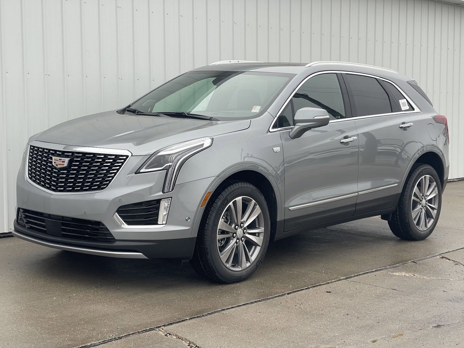 Luxury SUVs That Don't Need Premium Gas: Save Big! - Premium SUV